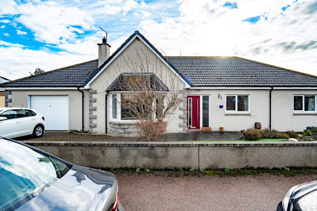 Soyburn Gardens, Portsoy AB45, 3 bed detached bungalow for sale, £ ...