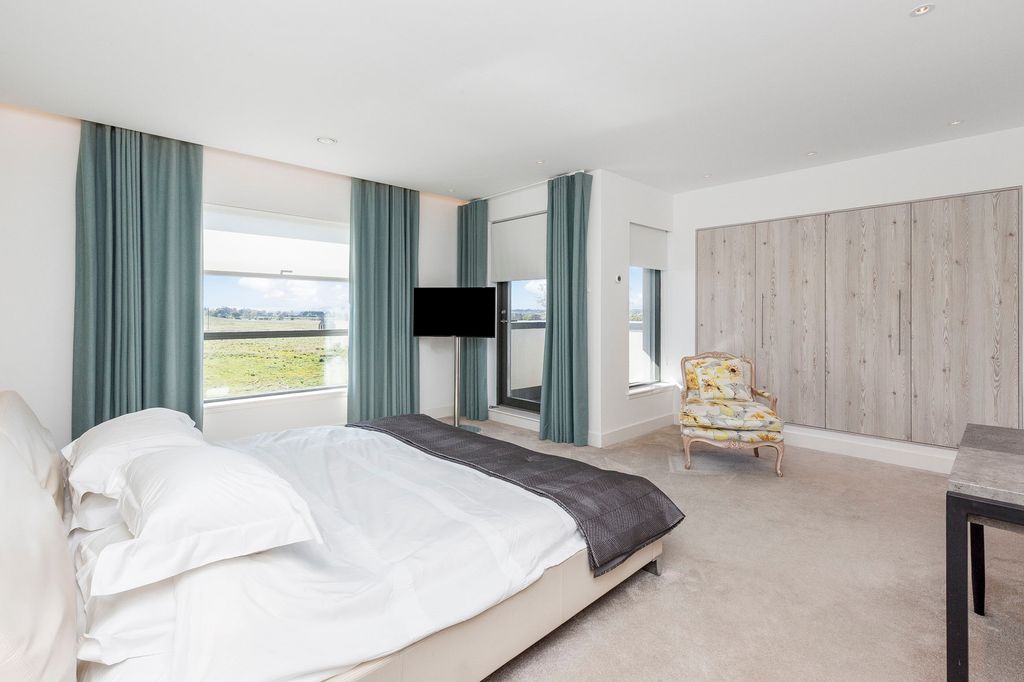 Castle Gogar Rigg, Gogar, Edinburgh EH12, 5 bed detached house for sale ...