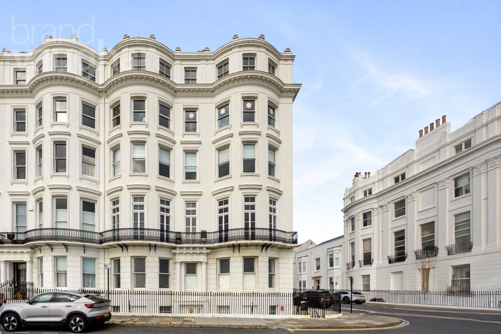 Clarendon Terrace, Brighton, East Sussex BN2, 3 bed flat for sale, £ ...