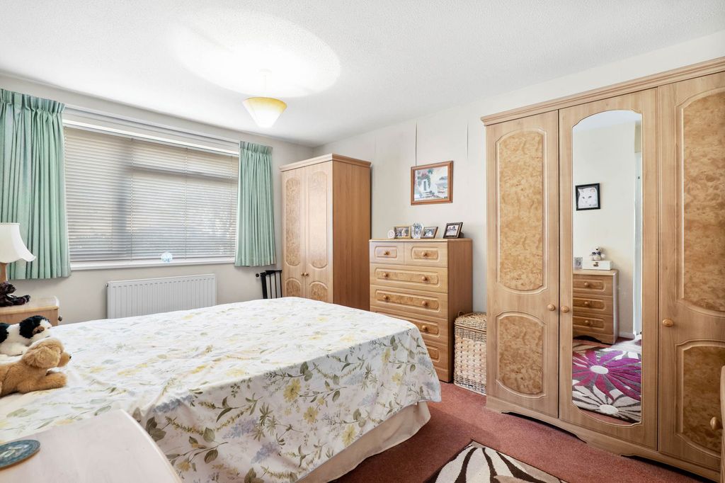 3 Jasper Road, Lower Wick, Worcester. WR2, 2 bed semi-detached bungalow ...
