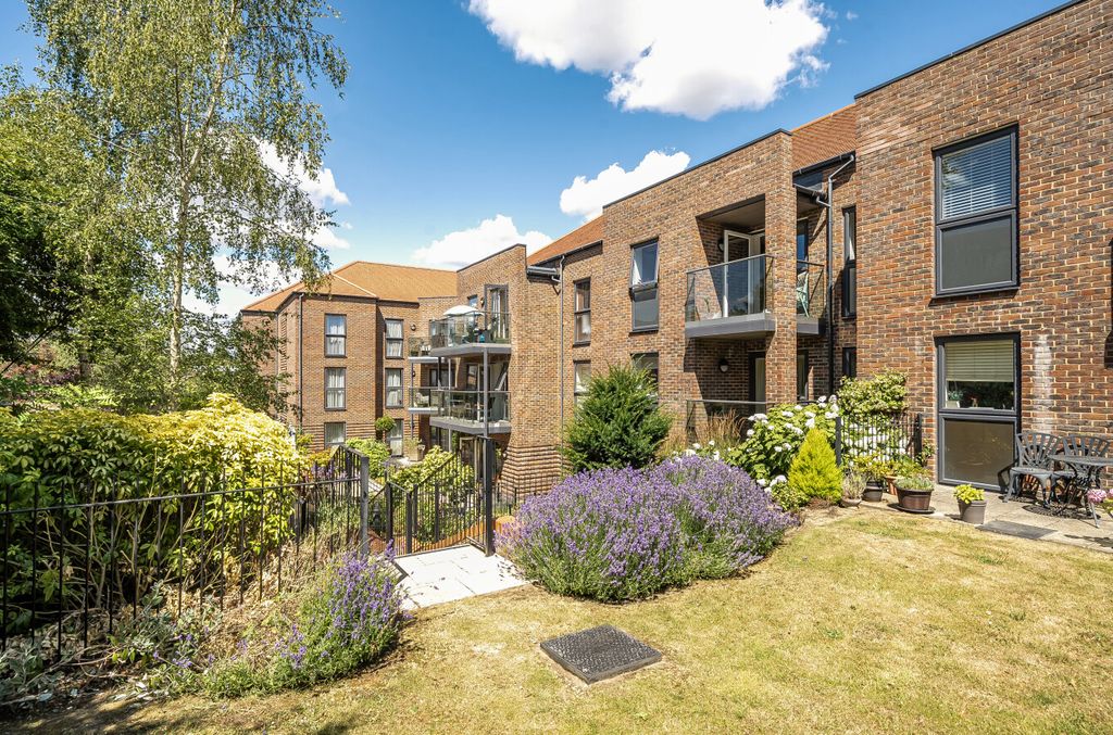 Lower Turk Street, Alton, Hampshire GU34, 2 bed flat for sale, £315,000 ...