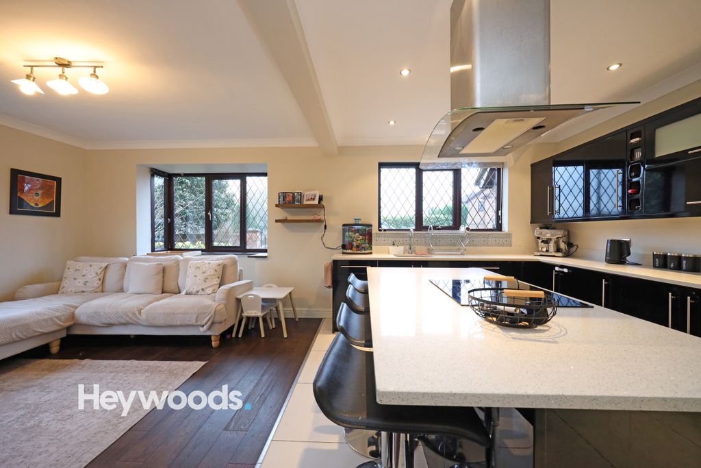 Hillwood House, Crewe Road, Madeley Heath, Crewe, Cheshire CW3, 4 bed ...