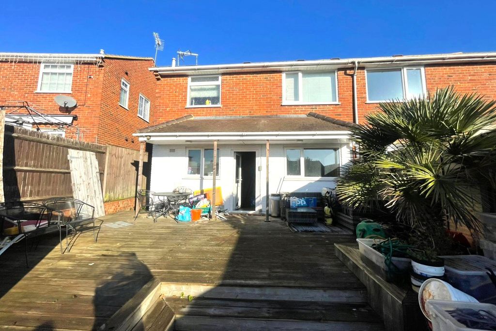 Ash Hill Road, Ash, Surrey GU12, 3 bed semi-detached house for sale, £ ...