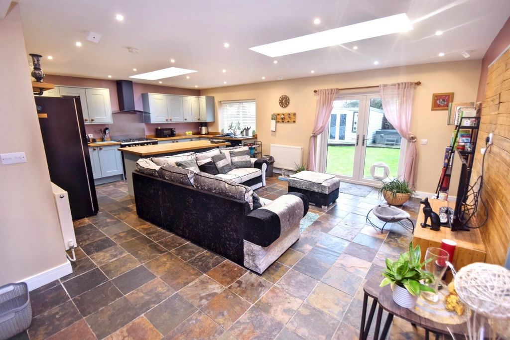 Gorringe Valley Road, Eastbourne BN20, 4 bed semi-detached house for ...