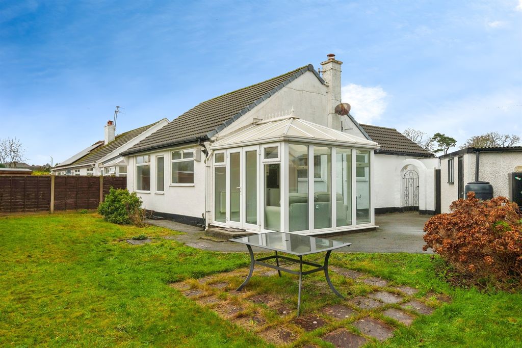 Ainsdale Close, Thingwall, Wirral CH61, 2 bed detached bungalow for ...