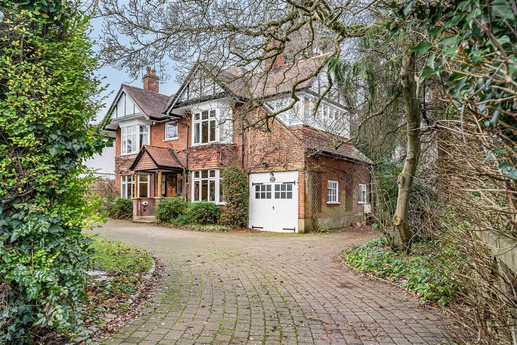 Aldenham Avenue, Radlett WD7, 4 bed detached house for sale, £1,695,000 ...