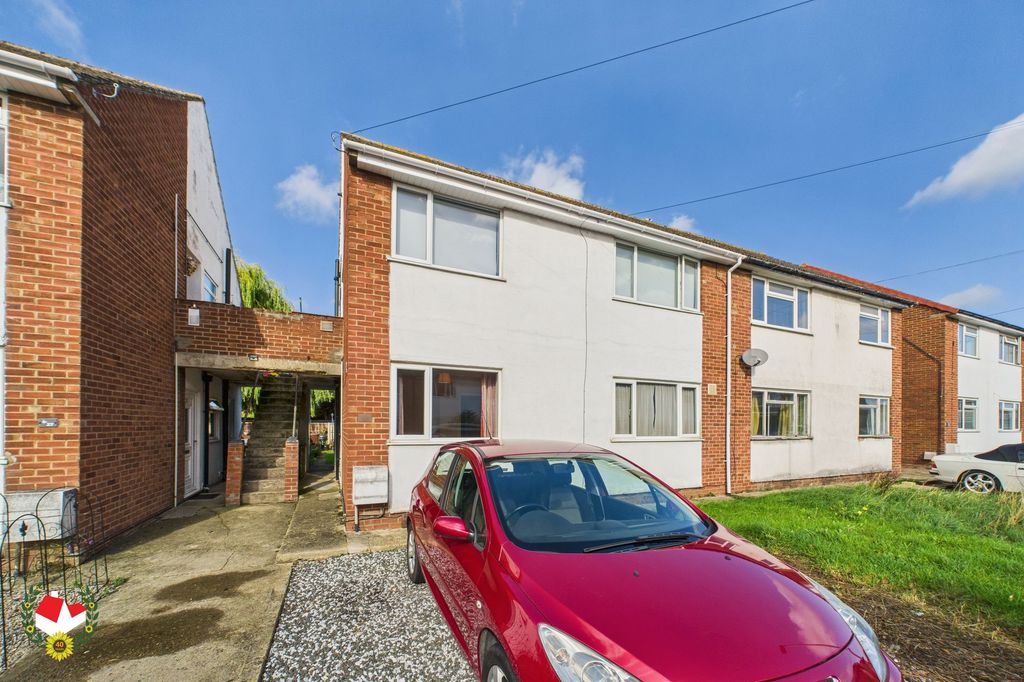 Astor Close, Brockworth GL3, 2 bed maisonette for sale, £75,000 ...