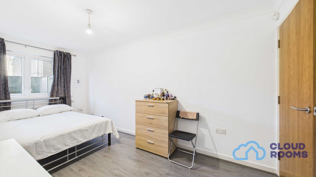 Poplar, London E14, Room to rent, £953 pcm | PrimeLocation