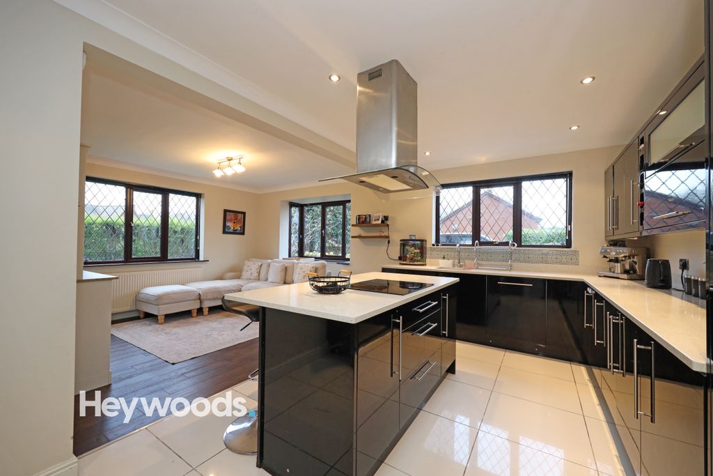 Hillwood House, Crewe Road, Madeley Heath, Crewe, Cheshire CW3, 4 bed ...