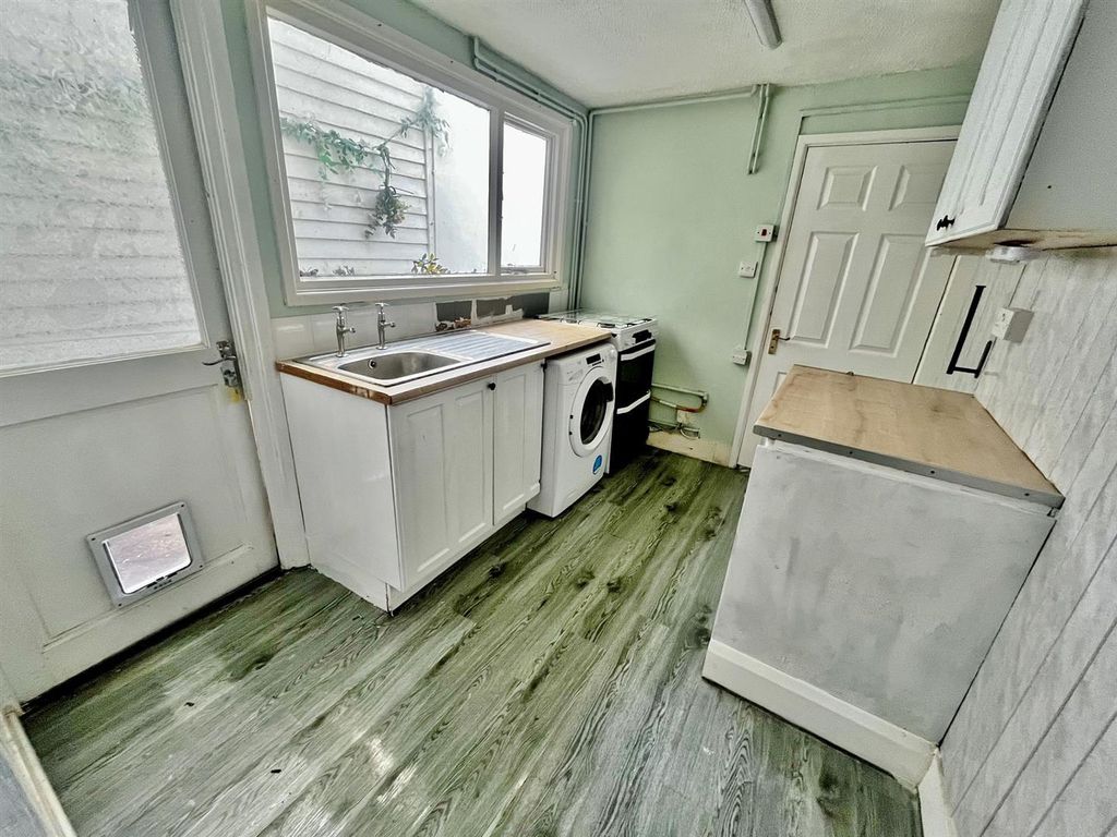 Alfred Terrace, Walton On The Naze CO14, 2 bed terraced house for sale ...