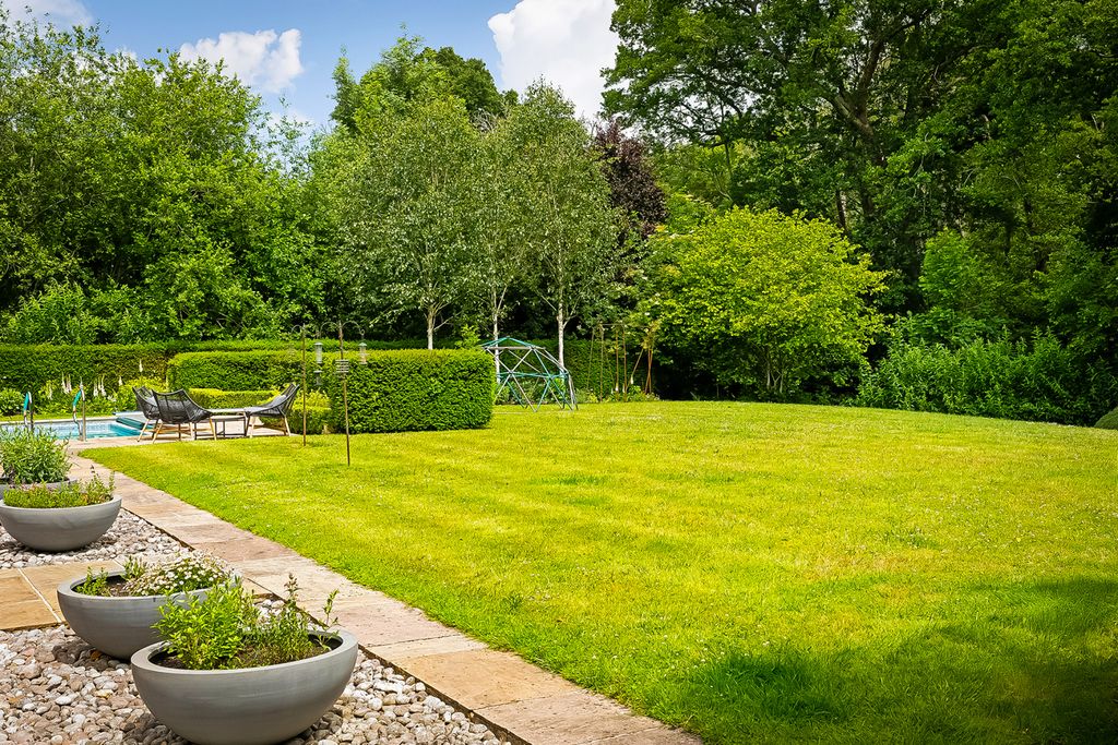 Pickhurst Road, Chiddingfold, Godalming, Surrey GU8, 7 bed detached ...