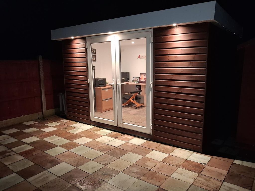 Holt Road, Wrexham LL13, 3 bed detached bungalow for sale, £395,000 ...