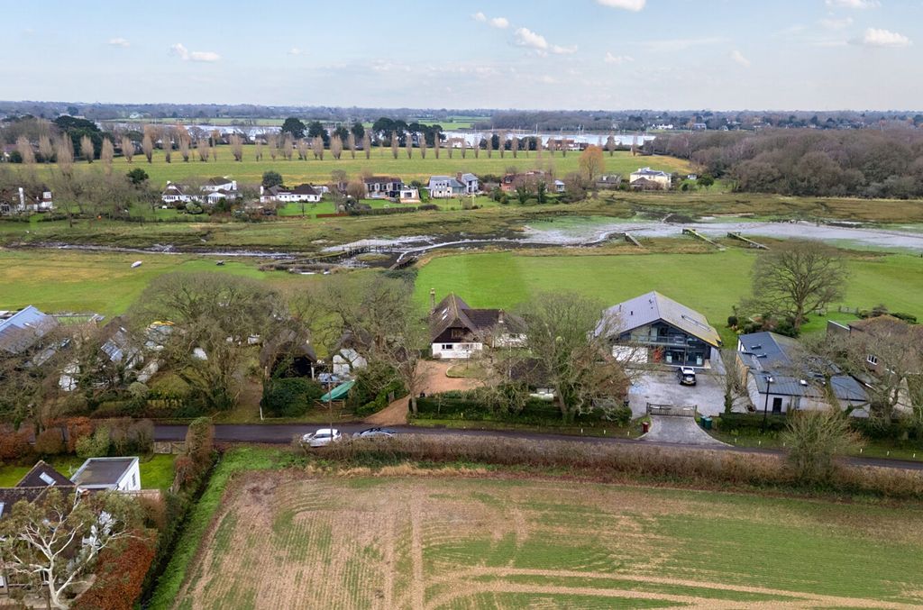 Smugglers Lane, Bosham PO18, 5 bed detached bungalow for sale, £ ...