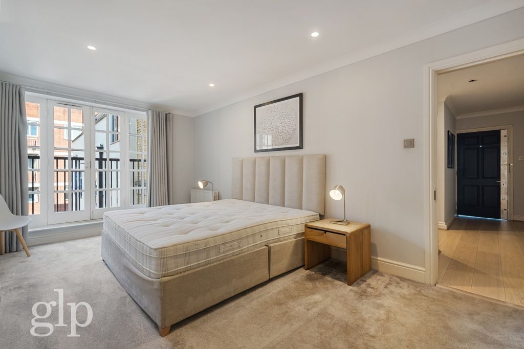 Picton Place, London, Greater London W1U, 3 bed flat to rent, £6,608 ...