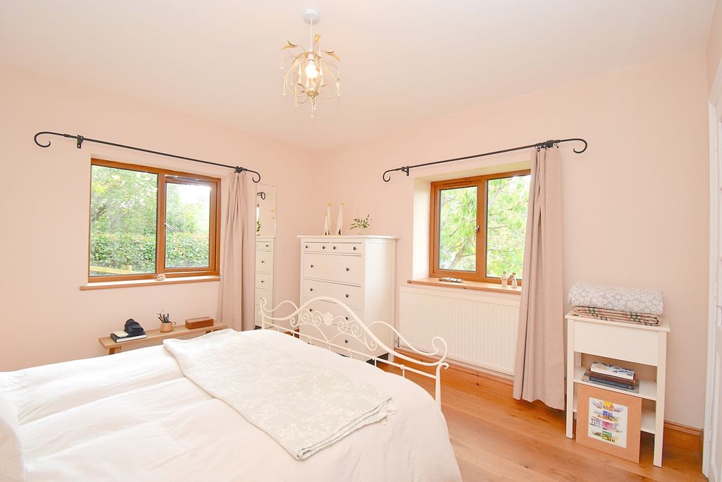 Castle Farm, Sennybridge, Brecon, Powys. LD3, 3 bed detached bungalow ...