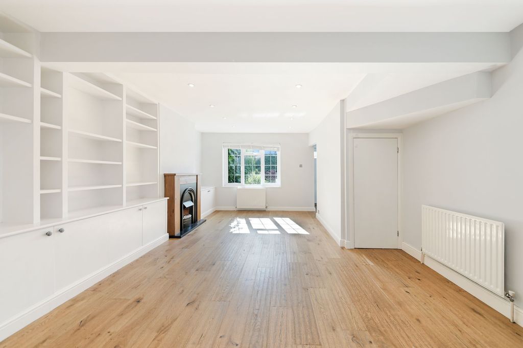 Fleece Road, Long Ditton KT6, 2 bed semi-detached house for sale, £ ...