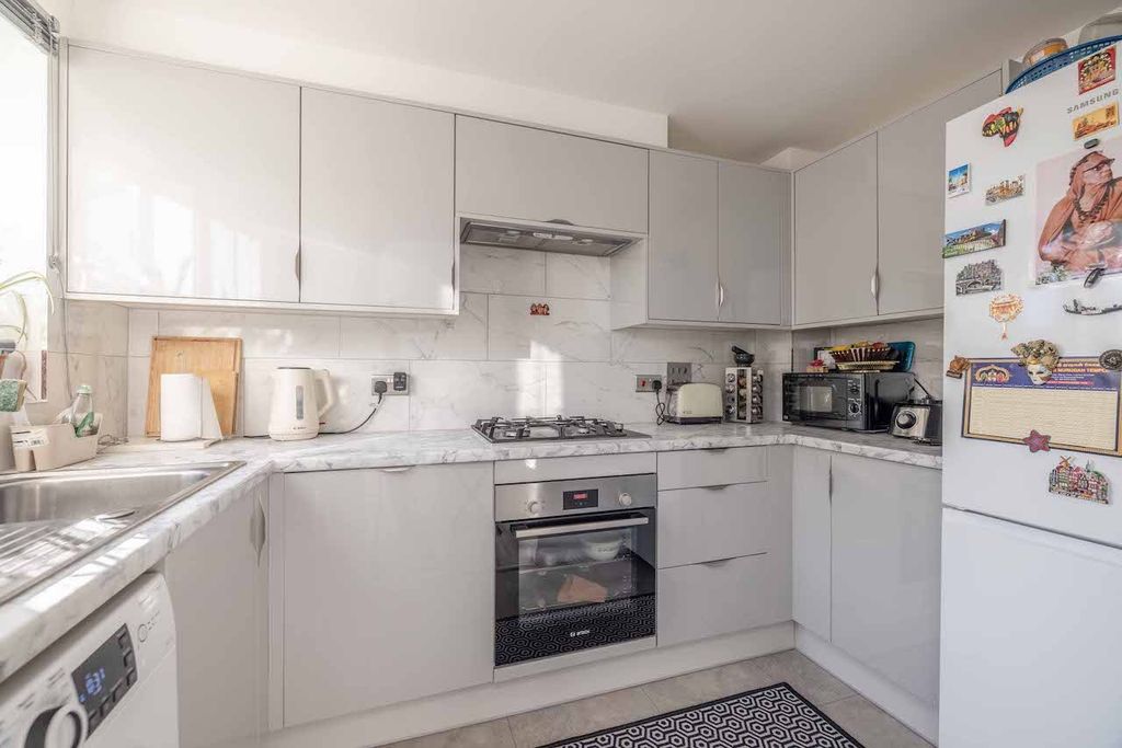 Bessemer Close, Slough SL3, 2 bed terraced house for sale, £420,000 ...