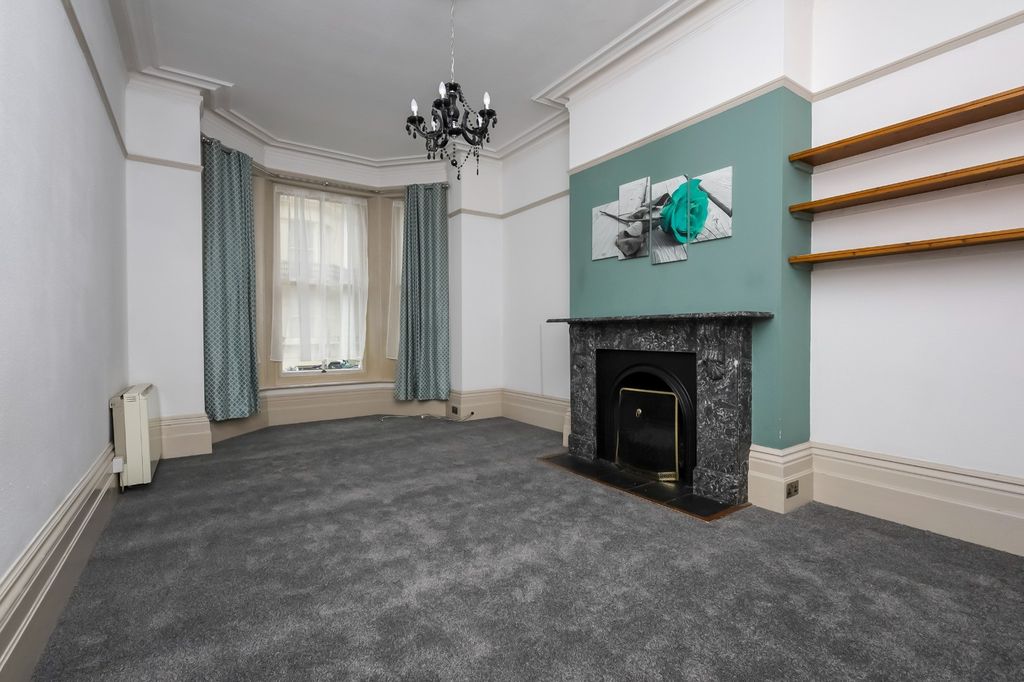 Lascelles Terrace, Eastbourne BN21, 1 bed flat for sale, £150,000 ...