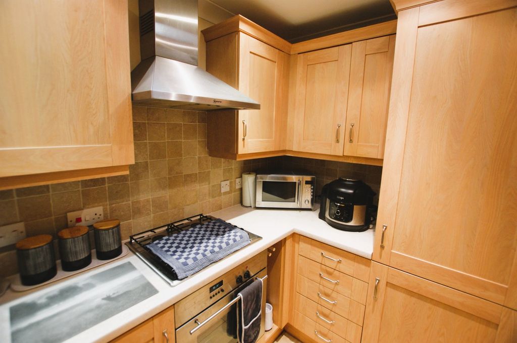 Carters Lodge, 14B Grange Road, Broadstone BH18, 1 bed flat for sale, £ ...