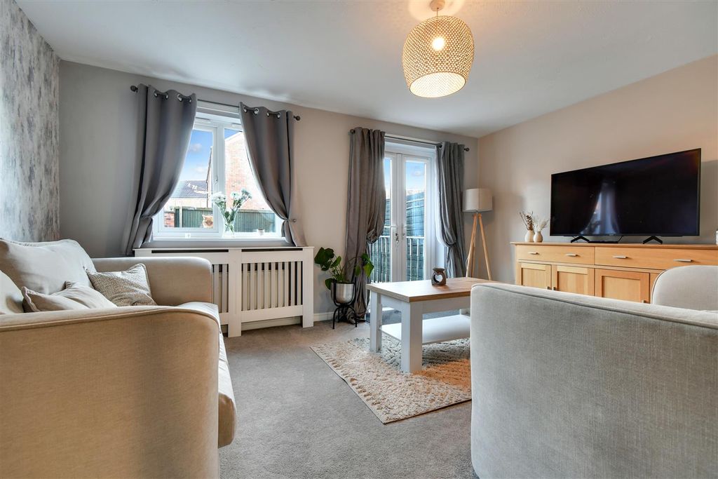 Temple Road, Scunthorpe DN17, 3 bed semi-detached house for sale, £ ...