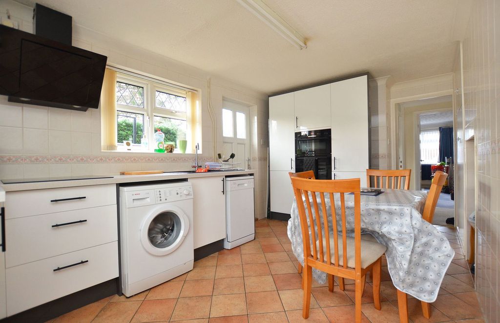 Hall Lane, South Wootton PE30, 2 bed bungalow for sale, £299,995 ...