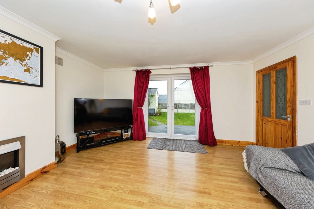 Heol Y Meinciau, Pontyates, Llanelli, Carmarthenshire SA15, 3 bed semi ...