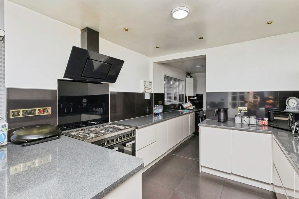 Crewe Street, Derby DE23, 4 bed terraced house for sale, £300,000 ...