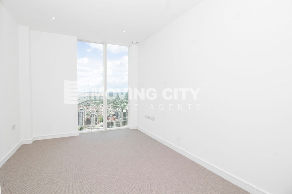 Pinnacle Apartments, Saffron Square CR0, 2 bed flat for sale, £435,000 ...