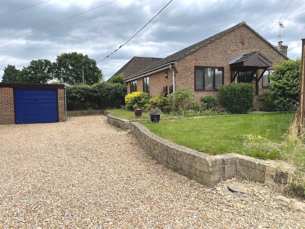 Wildern Lane, Hedge End, Southampton SO30, 3 bed detached bungalow for ...