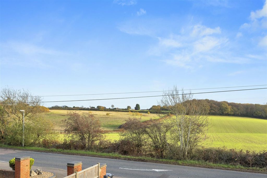 Markyate Road, Slip End LU1, 5 bed detached house for sale, £875,000 ...