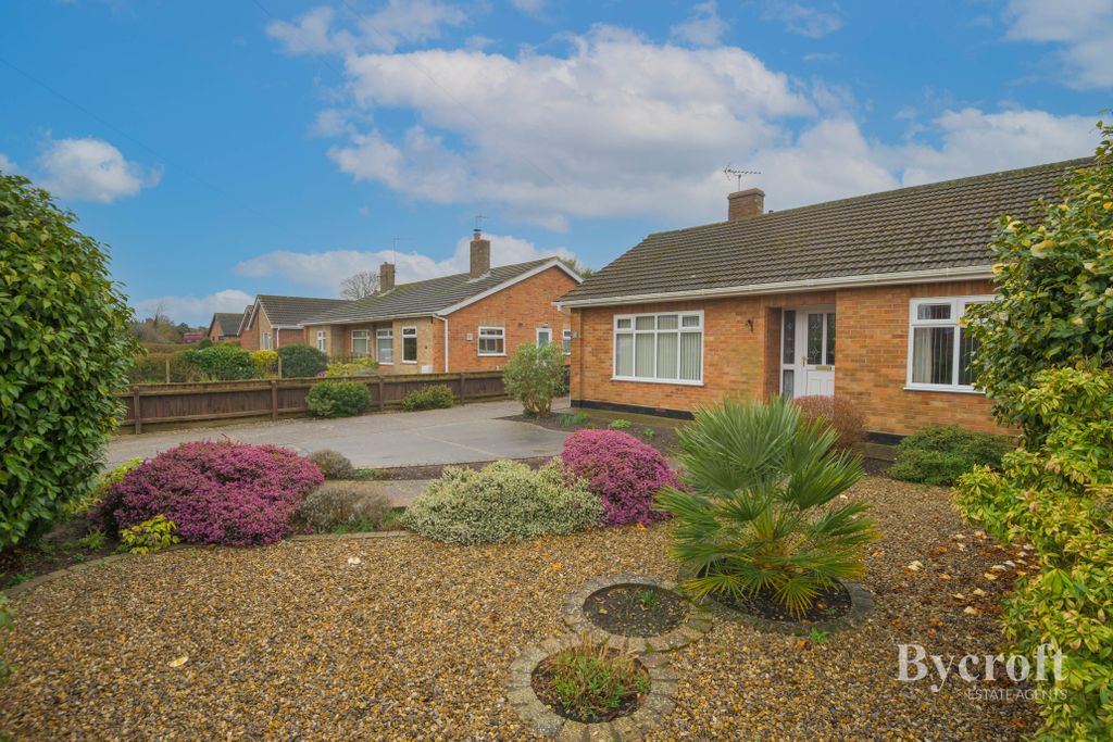 The Meads, Gunton, Lowestoft NR32, 3 bed detached bungalow for sale, £ ...