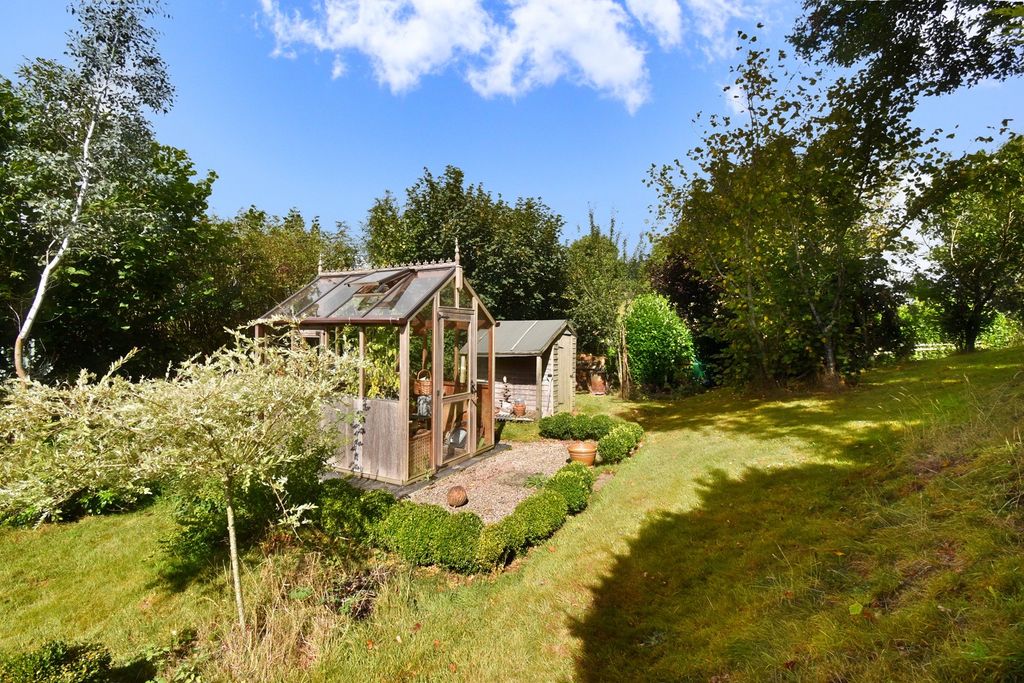 Castle Farm, Sennybridge, Brecon, Powys. LD3, 3 bed detached bungalow ...