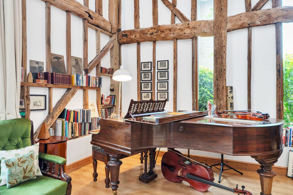 Kneesworth Street, Royston SG8, 3 bed barn conversion for sale, £ ...