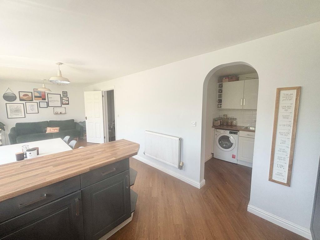 Pant Bryn Isaf, Llwynhendy, Llanelli SA14, 4 bed detached house for ...