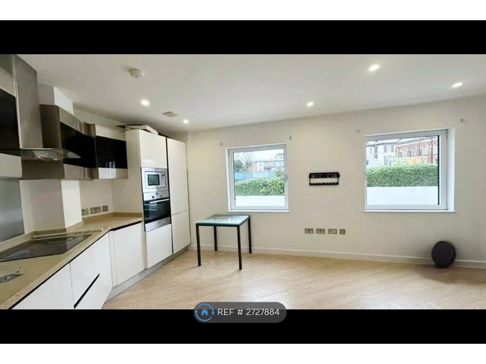 Newgate Tower, Croydon CR0, 1 bed flat to rent, £1,300 pcm | PrimeLocation