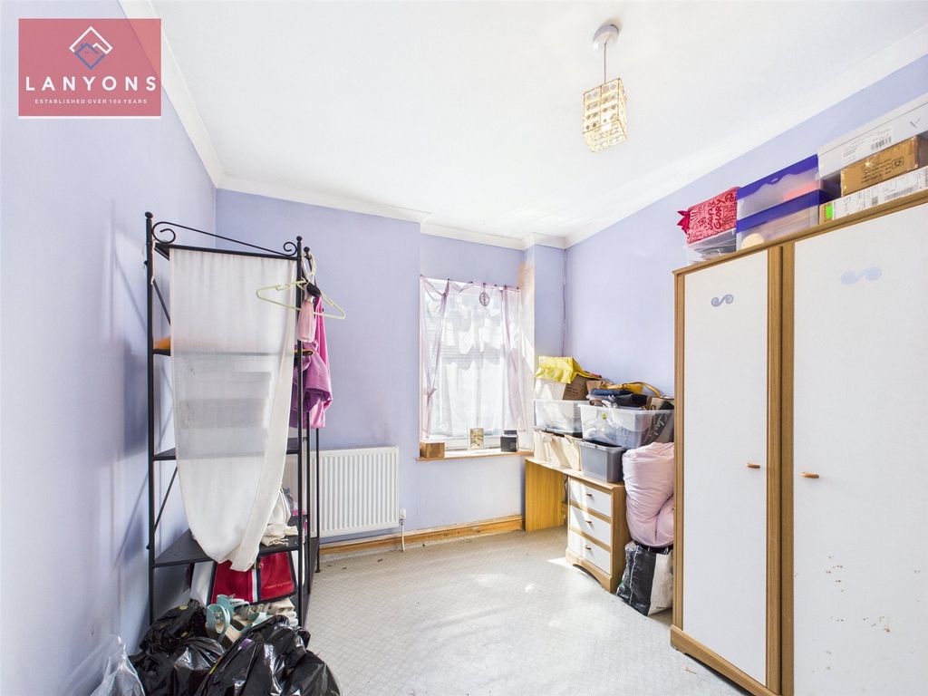 Aberrhondda Road, Porth, Rhondda Cynon Taf CF39, 4 bed end terrace ...