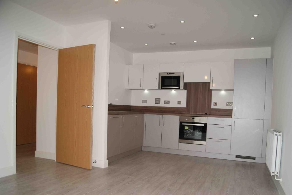 Connaught Heights, 2 Agnes George Walk, Pontoon Dock, London E16, 2 bed ...