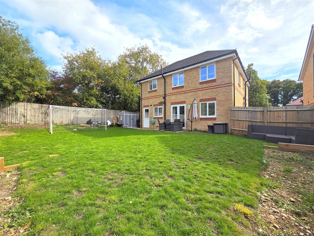 The Florins, Titchfield Common PO14, 4 bed detached house for sale, £ ...