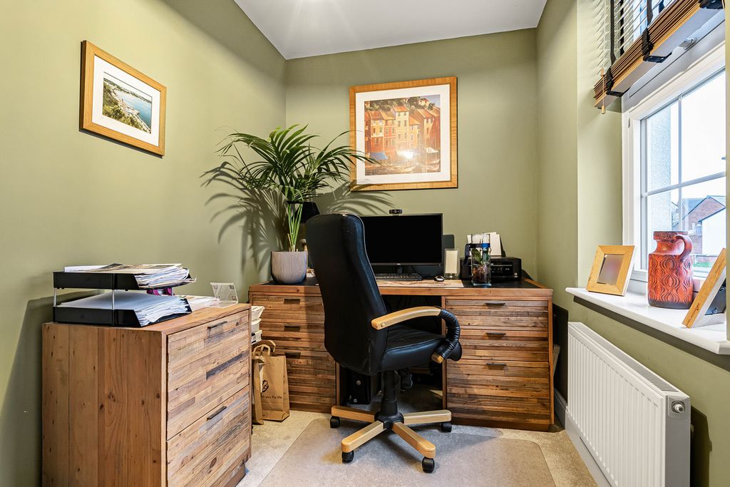 Wellington Road, Upper Heyford OX25, 4 bed semi-detached house for sale ...