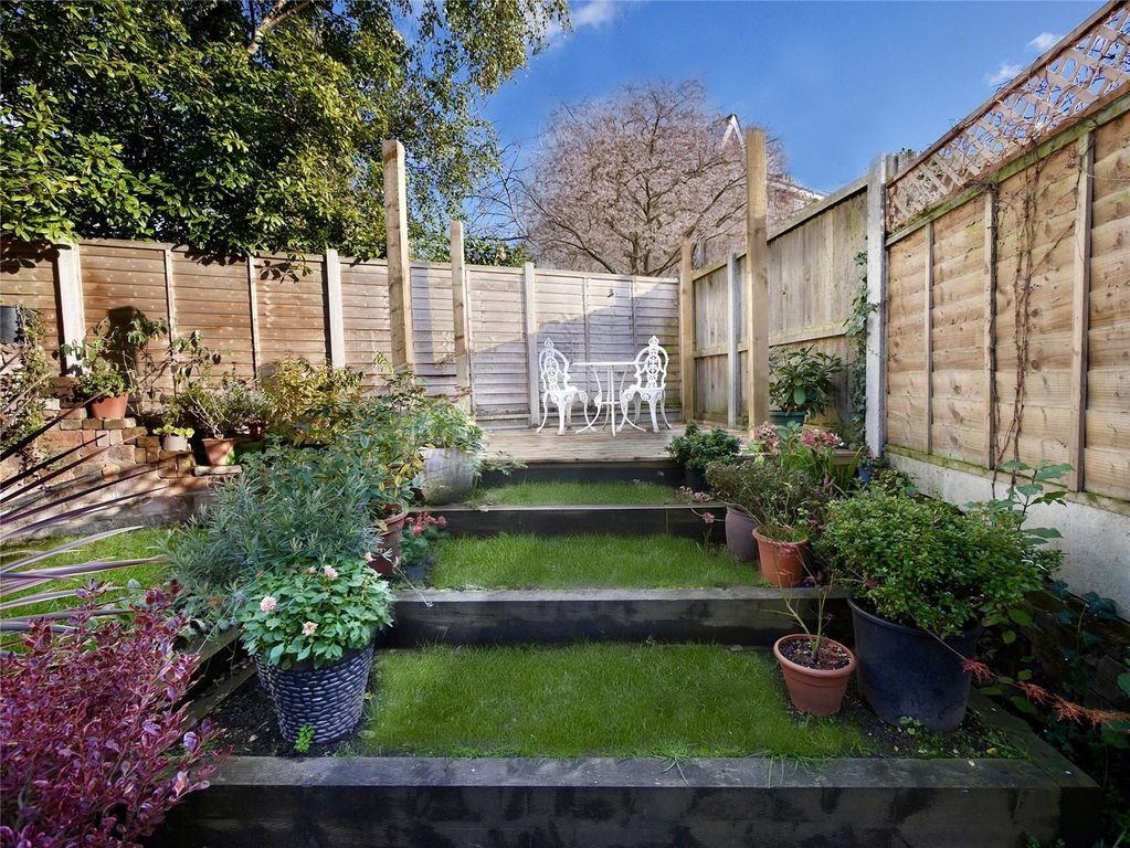 Haydon Place, Guildford GU1, 2 bed detached house for sale, £645,000 ...