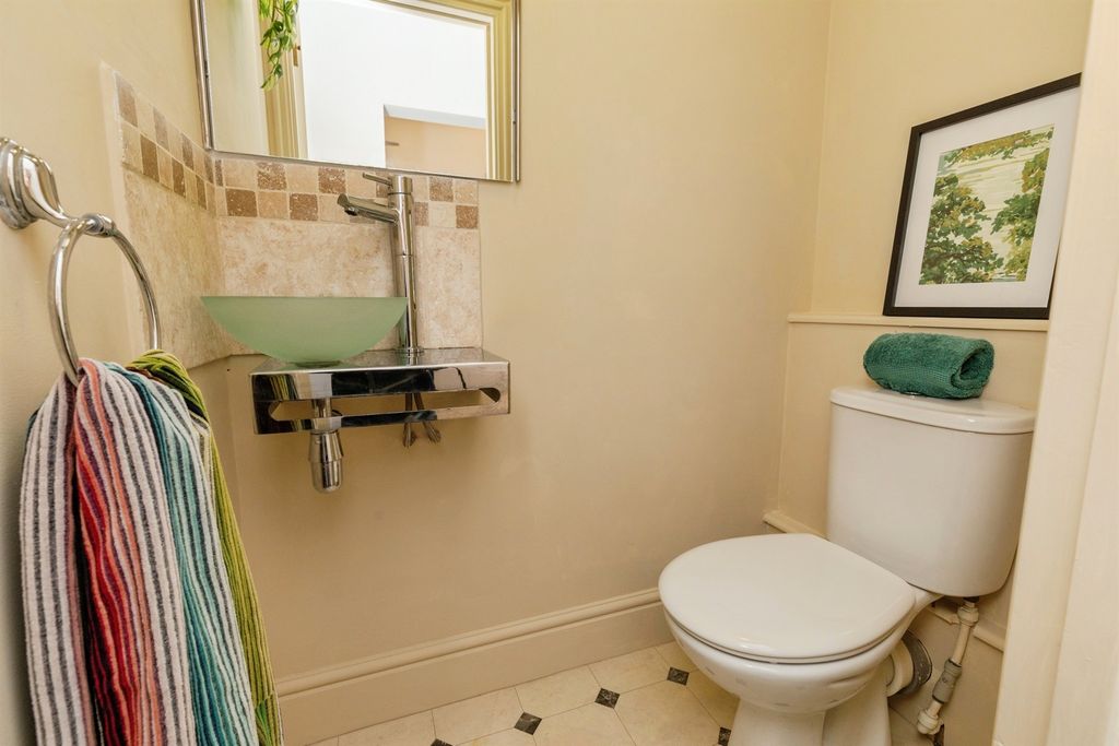 Queens Parade, Bath BA1, 1 bed flat for sale, £400,000 | PrimeLocation