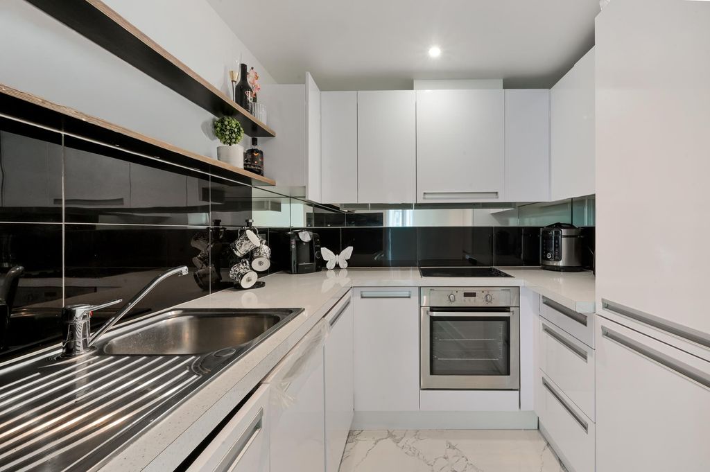 Michigan Building, 2 Biscayne Avenue, New Providence Wharf E14, 1 bed ...