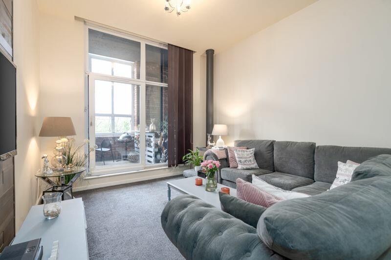 Blackburn Road, Bolton BL1, 2 bed property for sale, £135,000 ...