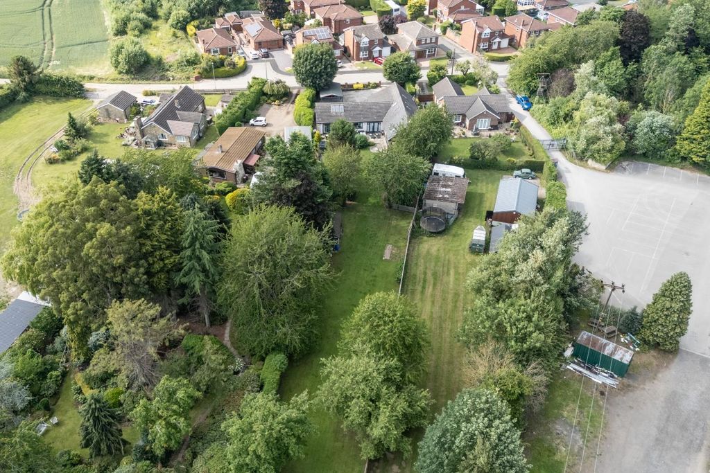 Moor Lane, Carleton, Pontefract WF8, 5 bed detached house for sale, £ ...