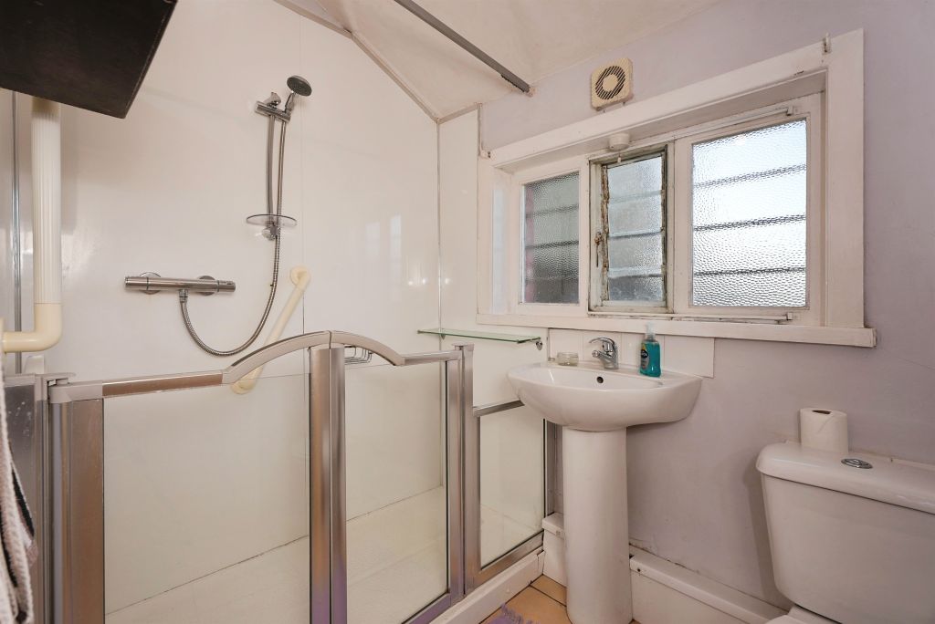 Hall Bower, Huddersfield HD4, 3 bed detached house for sale, £240,000 ...