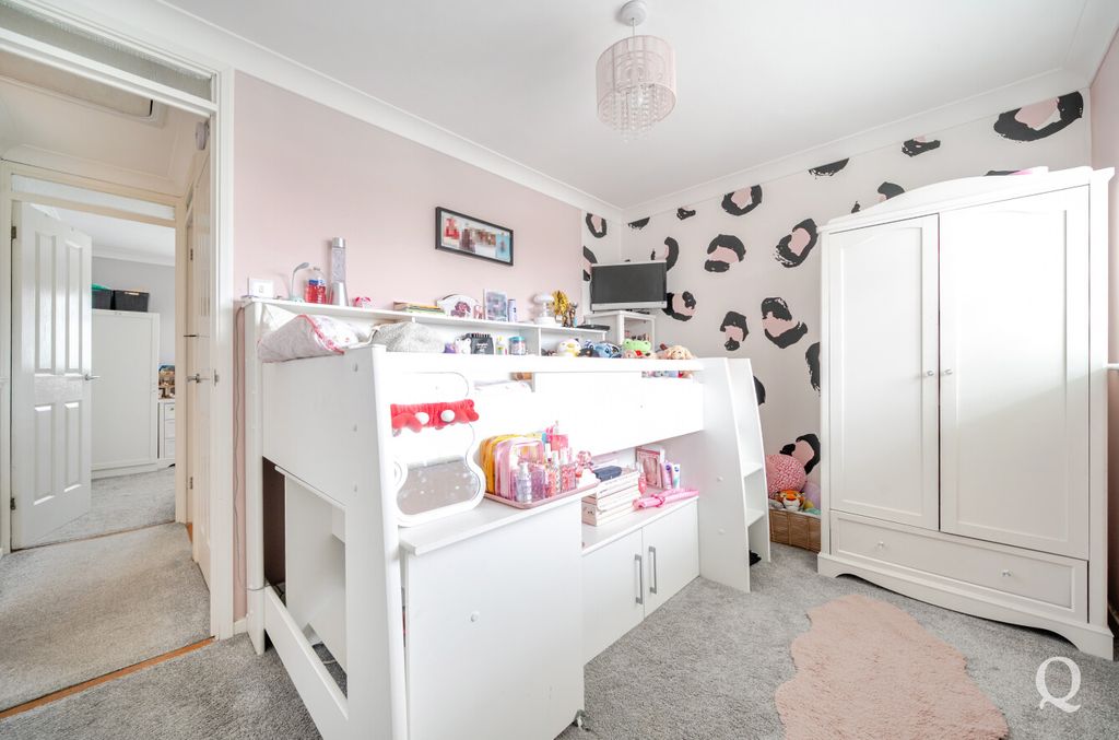 Gaze Hill Avenue, Sittingbourne, Kent ME10, 4 bed detached house for ...