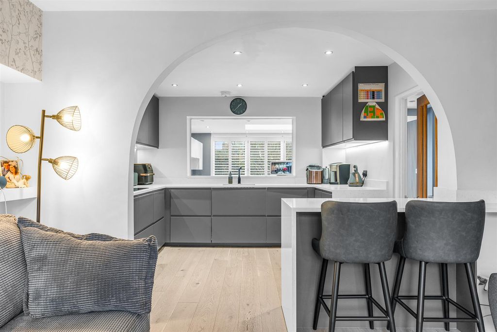 Cherry Croft, Welwyn Garden City AL8, 4 bed end terrace house for sale ...