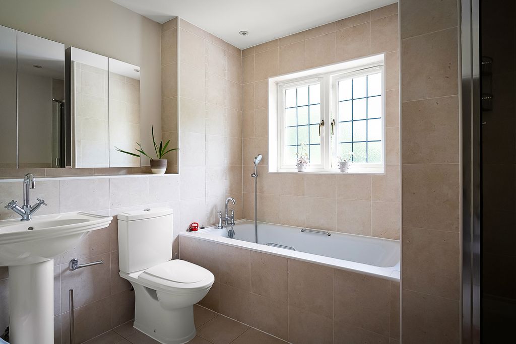 Pickhurst Road, Chiddingfold, Godalming, Surrey GU8, 7 bed detached ...