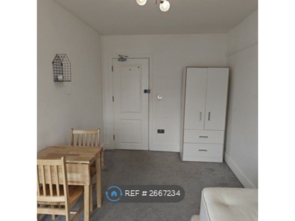 Tudor Lodge, Pitsea, Basildon SS13, Room to rent, £775 pcm | PrimeLocation