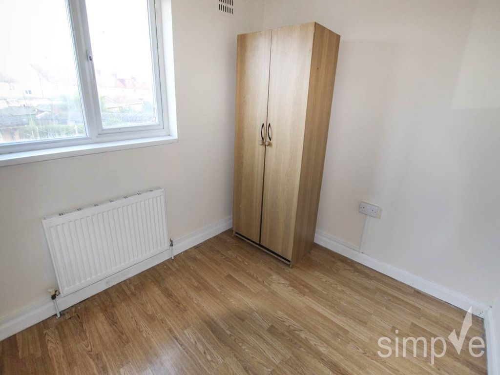 Hunters Grove, Hayes, Middlesex UB3, 3 bed property to rent, £2,350 pcm ...